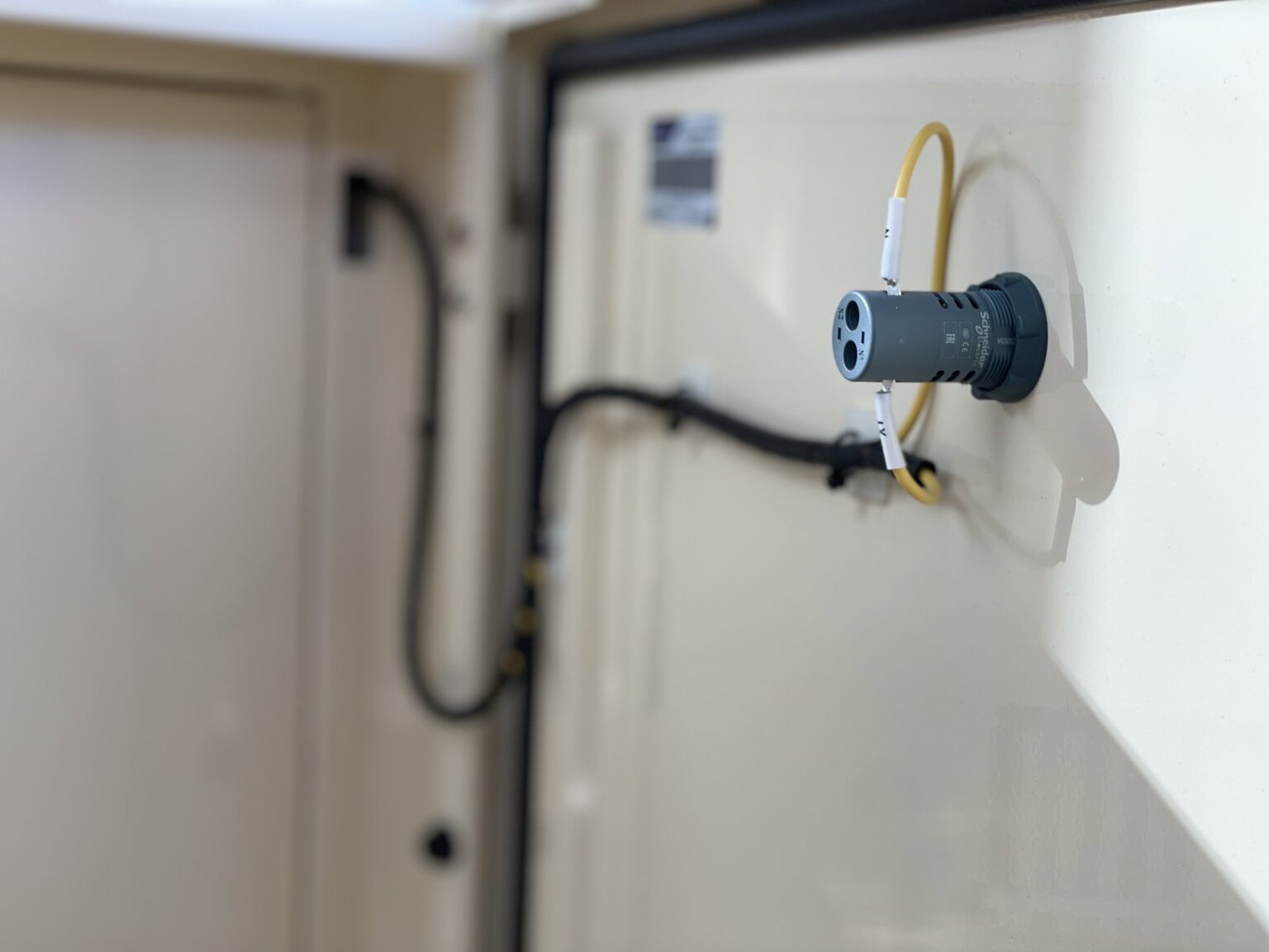 รับประกอบตู้ DB PANEL - N.S.SWITCHBOARD AND SERVICE CO.,LTD